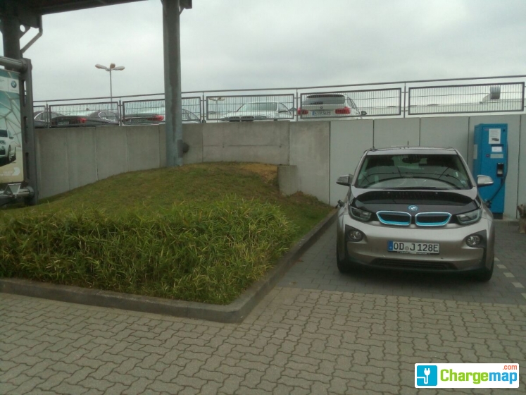ChargeNow Ladestation - BMW Niederlassung Hamburg Hauptbetrieb Offakamp ...