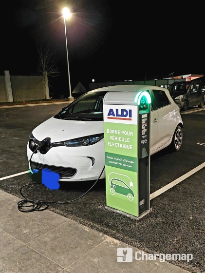 Aldi electric car charging points store